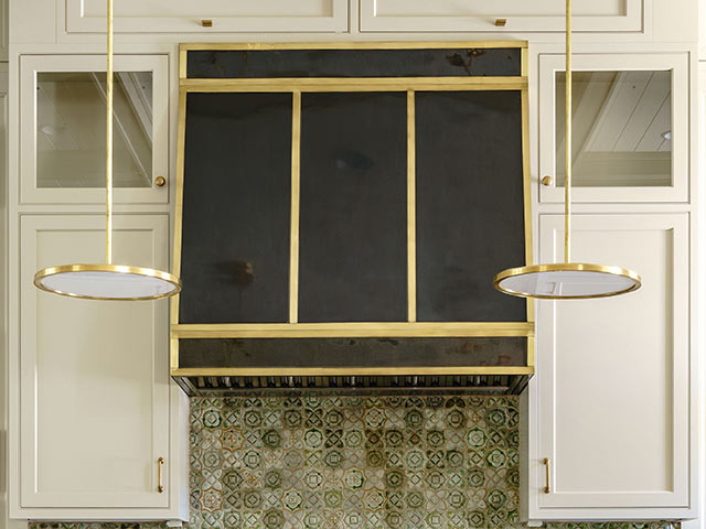 Tailor-Made – Thompson